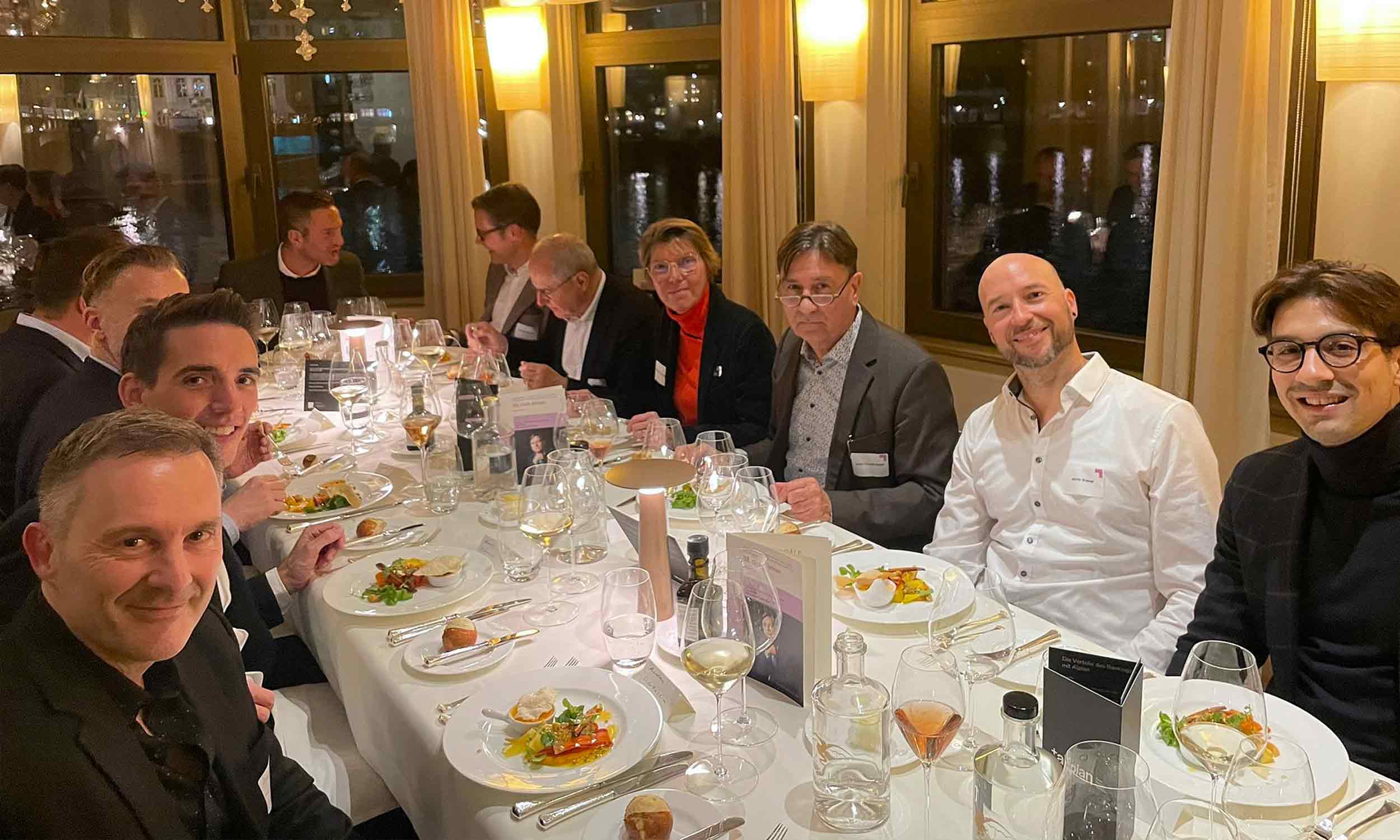 Eleganza letteraria in persona: successo per il primo Club Dinner a ...